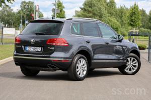 Pelēks Volkswagen Touareg 2015 Jelgava, ar dzinēja tilpumu 3.00 L un nobraukumu 0 tūkst. km par 12500 €, foto 5 vietnē AUTOMOTO.COM.LV