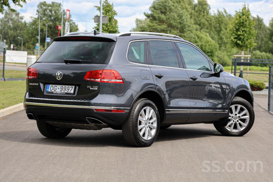 Pelēks Volkswagen Touareg 2015 Jelgava, ar dzinēja tilpumu 3.00 L un nobraukumu 0 tūkst. km par 12500 €, foto 5 vietnē AUTOMOTO.COM.LV