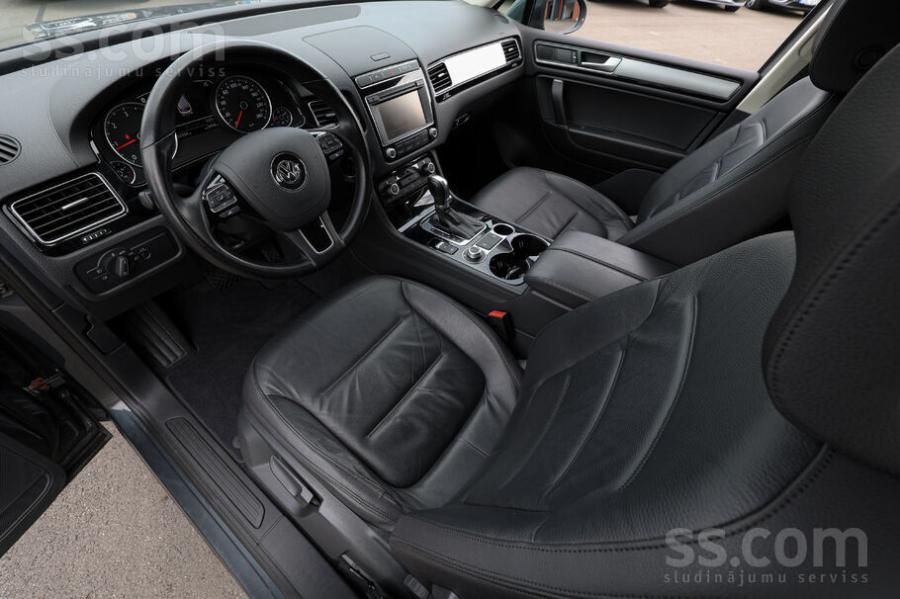 Pelēks Volkswagen Touareg 2015 Jelgava, ar dzinēja tilpumu 3.00 L un nobraukumu 0 tūkst. km par 12500 €, foto 9 vietnē AUTOMOTO.COM.LV