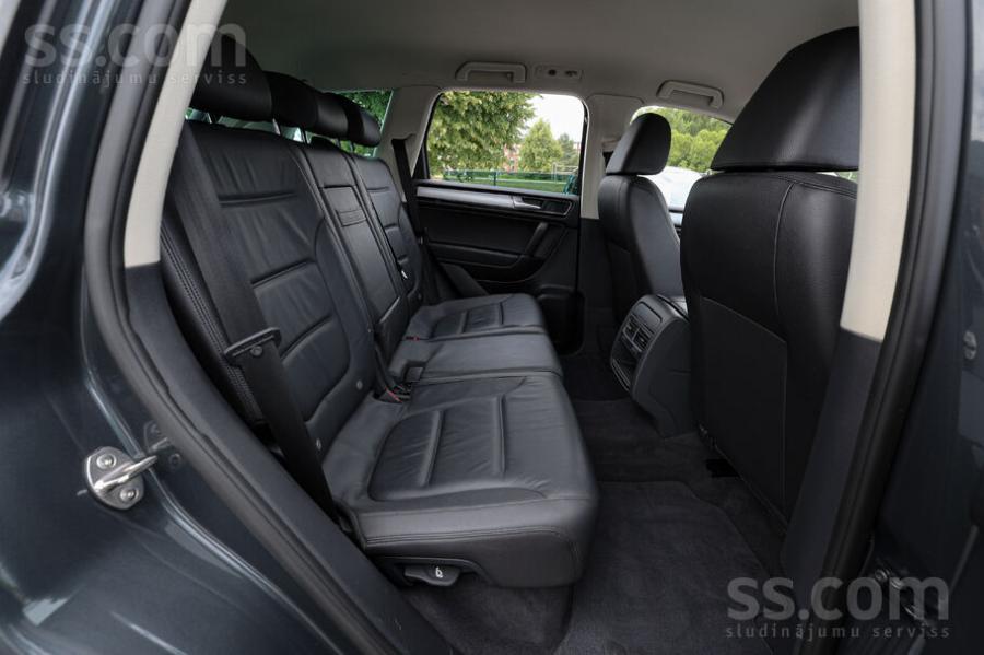 Pelēks Volkswagen Touareg 2015 Jelgava, ar dzinēja tilpumu 3.00 L un nobraukumu 0 tūkst. km par 12500 €, foto 11 vietnē AUTOMOTO.COM.LV