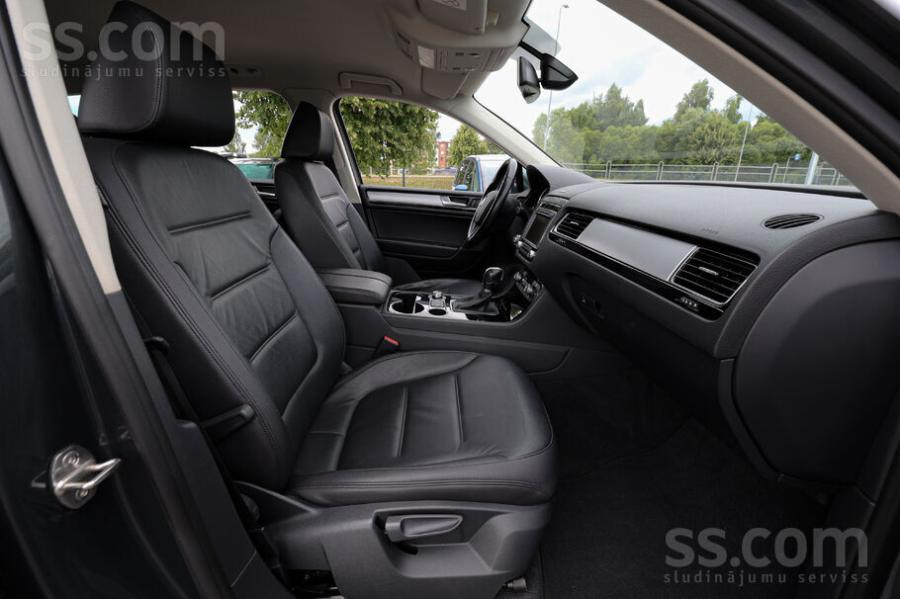 Pelēks Volkswagen Touareg 2015 Jelgava, ar dzinēja tilpumu 3.00 L un nobraukumu 0 tūkst. km par 12500 €, foto 12 vietnē AUTOMOTO.COM.LV