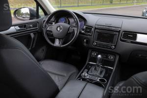Pelēks Volkswagen Touareg 2015 Jelgava, ar dzinēja tilpumu 3.00 L un nobraukumu 0 tūkst. km par 12500 €, foto 13 vietnē AUTOMOTO.COM.LV