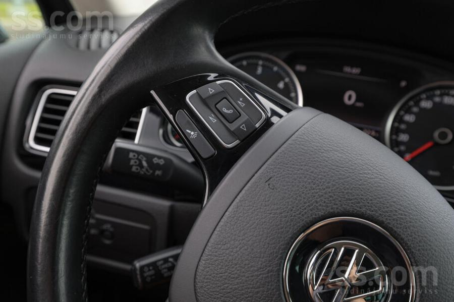 Pelēks Volkswagen Touareg 2015 Jelgava, ar dzinēja tilpumu 3.00 L un nobraukumu 0 tūkst. km par 12500 €, foto 23 vietnē AUTOMOTO.COM.LV