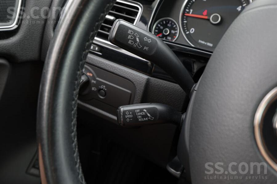Pelēks Volkswagen Touareg 2015 Jelgava, ar dzinēja tilpumu 3.00 L un nobraukumu 0 tūkst. km par 12500 €, foto 24 vietnē AUTOMOTO.COM.LV