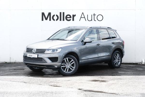 Grey Volkswagen Touareg 2015 in Riga, with an engine capacity of 3.00 L and mileage of 222 thousand km for 17950 €, photo 1 on AUTOMOTO.COM.LV