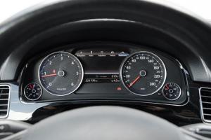 Pelēks Volkswagen Touareg 2015 Rīga, ar dzinēja tilpumu 3.00 L un nobraukumu 222 tūkst. km par 17950 €, foto 11 vietnē AUTOMOTO.COM.LV