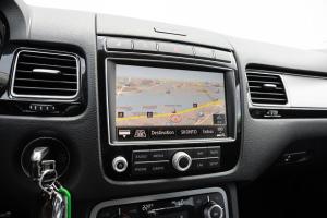 Pelēks Volkswagen Touareg 2015 Rīga, ar dzinēja tilpumu 3.00 L un nobraukumu 222 tūkst. km par 17950 €, foto 16 vietnē AUTOMOTO.COM.LV