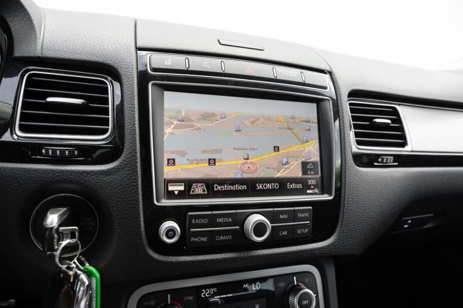 Pelēks Volkswagen Touareg 2015 Rīga, ar dzinēja tilpumu 3.00 L un nobraukumu 222 tūkst. km par 17950 €, foto 16 vietnē AUTOMOTO.COM.LV