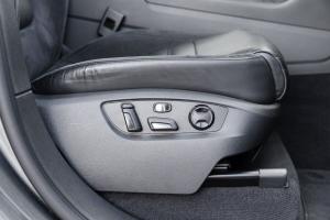 Pelēks Volkswagen Touareg 2015 Rīga, ar dzinēja tilpumu 3.00 L un nobraukumu 222 tūkst. km par 17950 €, foto 19 vietnē AUTOMOTO.COM.LV