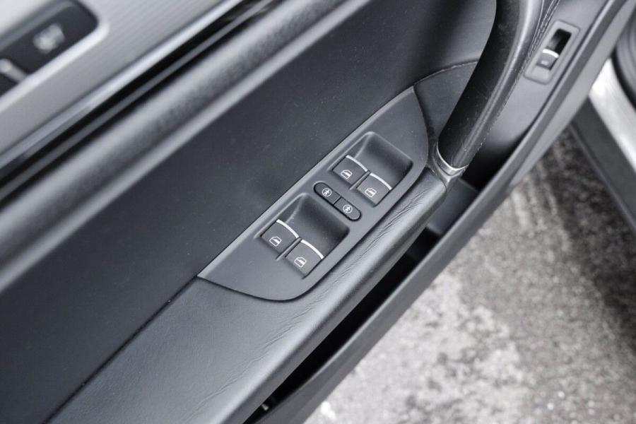 Pelēks Volkswagen Touareg 2015 Rīga, ar dzinēja tilpumu 3.00 L un nobraukumu 222 tūkst. km par 17950 €, foto 21 vietnē AUTOMOTO.COM.LV