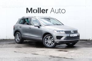 Grey Volkswagen Touareg 2015 in Riga, with an engine capacity of 3.00 L and mileage of 222 thousand km for 17950 €, photo 3 on AUTOMOTO.COM.LV