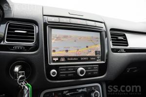 Grey Volkswagen Touareg 2015 in Riga, with an engine capacity of 3.00 L and mileage of 222 thousand km for 17950 €, photo 16 on AUTOMOTO.COM.LV