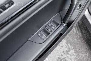 Grey Volkswagen Touareg 2015 in Riga, with an engine capacity of 3.00 L and mileage of 222 thousand km for 17950 €, photo 21 on AUTOMOTO.COM.LV