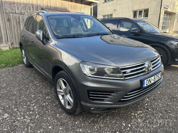 Pelēks Volkswagen Touareg 2015 Valka, ar dzinēja tilpumu 3.00 L un nobraukumu 223 tūkst. km par 12000 €, foto 1 vietnē AUTOMOTO.COM.LV