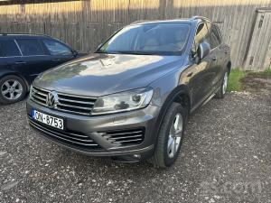 Pelēks Volkswagen Touareg 2015 Valka, ar dzinēja tilpumu 3.00 L un nobraukumu 223 tūkst. km par 12000 €, foto 3 vietnē AUTOMOTO.COM.LV