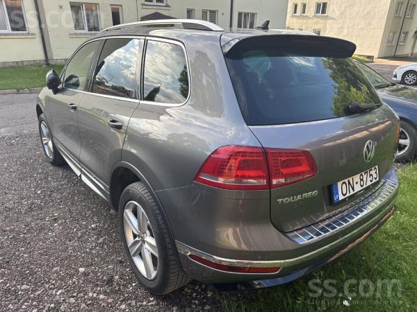 Pelēks Volkswagen Touareg 2015 Valka, ar dzinēja tilpumu 3.00 L un nobraukumu 223 tūkst. km par 12000 €, foto 3 vietnē AUTOMOTO.COM.LV