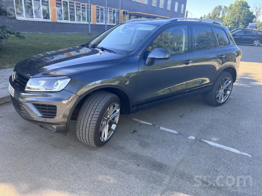 Pelēks Volkswagen Touareg 2015 Rēzekne, ar dzinēja tilpumu 3.00 L un nobraukumu 241 tūkst. km par 24000 €, foto 4 vietnē AUTOMOTO.COM.LV
