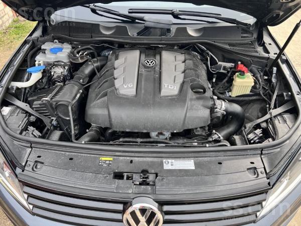 Pelēks Volkswagen Touareg 2015 Rēzekne, ar dzinēja tilpumu 3.00 L un nobraukumu 241 tūkst. km par 24000 €, foto 5 vietnē AUTOMOTO.COM.LV