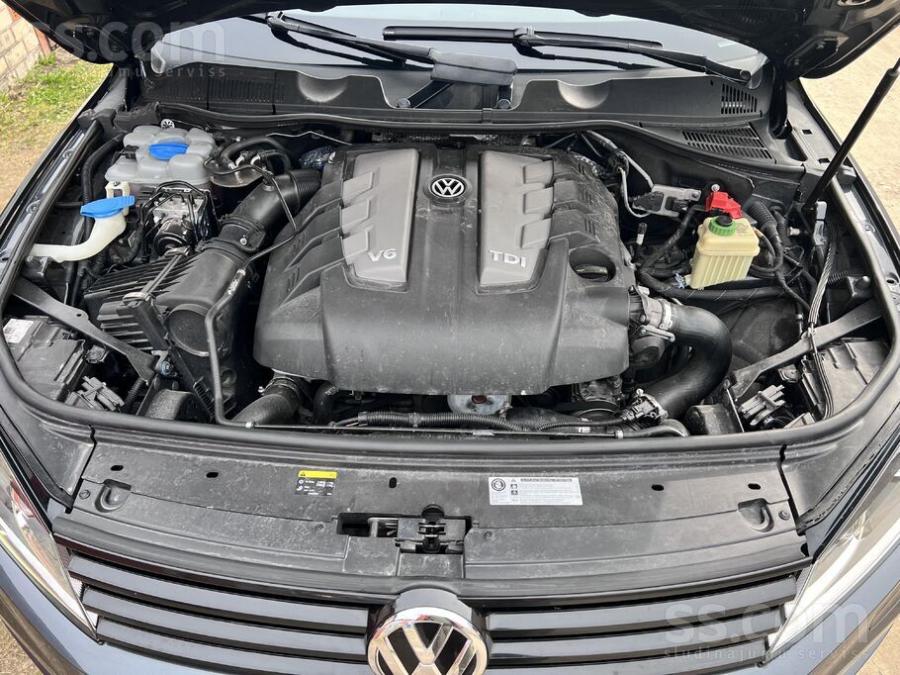 Pelēks Volkswagen Touareg 2015 Rēzekne, ar dzinēja tilpumu 3.00 L un nobraukumu 241 tūkst. km par 24000 €, foto 6 vietnē AUTOMOTO.COM.LV
