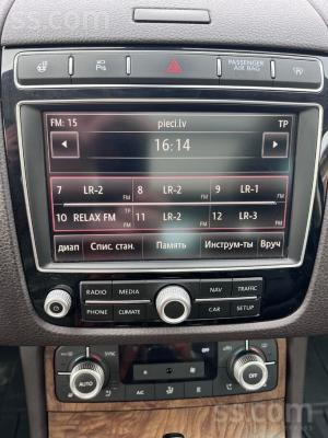 Pelēks Volkswagen Touareg 2015 Rēzekne, ar dzinēja tilpumu 3.00 L un nobraukumu 241 tūkst. km par 24000 €, foto 11 vietnē AUTOMOTO.COM.LV