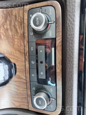 Pelēks Volkswagen Touareg 2015 Rēzekne, ar dzinēja tilpumu 3.00 L un nobraukumu 241 tūkst. km par 24000 €, foto 12 vietnē AUTOMOTO.COM.LV