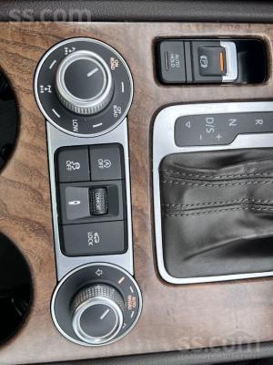 Pelēks Volkswagen Touareg 2015 Rēzekne, ar dzinēja tilpumu 3.00 L un nobraukumu 241 tūkst. km par 24000 €, foto 13 vietnē AUTOMOTO.COM.LV