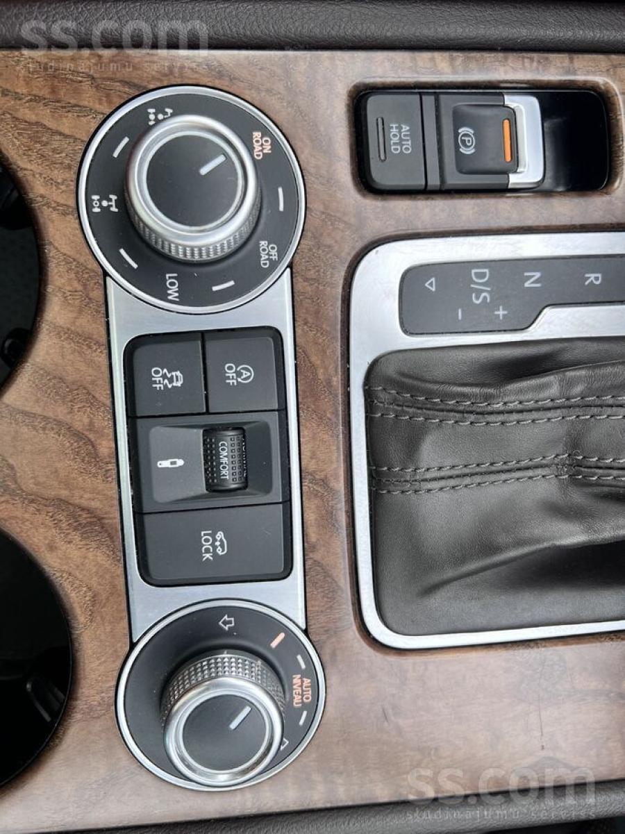 Pelēks Volkswagen Touareg 2015 Rēzekne, ar dzinēja tilpumu 3.00 L un nobraukumu 241 tūkst. km par 24000 €, foto 13 vietnē AUTOMOTO.COM.LV