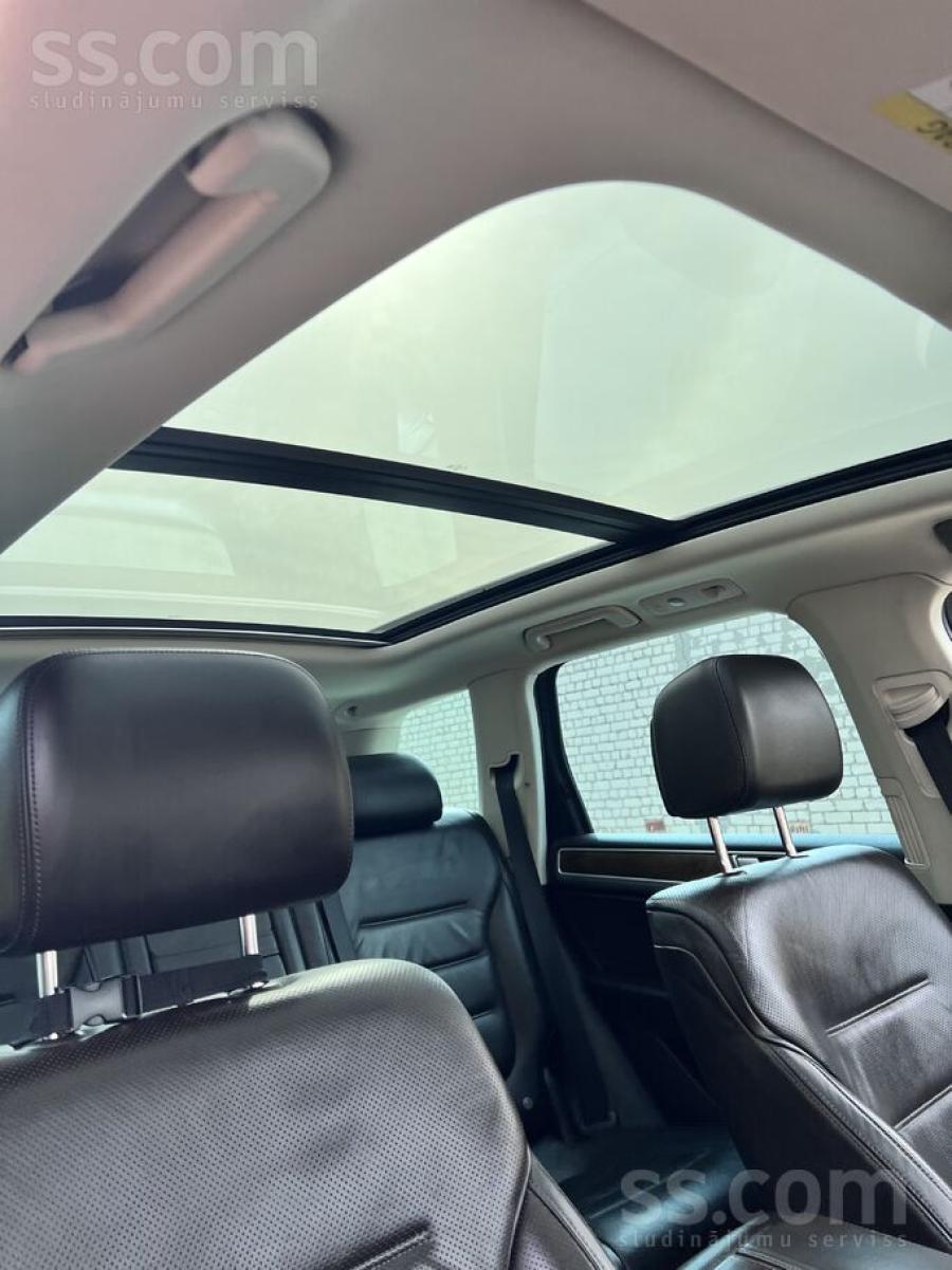 Pelēks Volkswagen Touareg 2015 Rēzekne, ar dzinēja tilpumu 3.00 L un nobraukumu 241 tūkst. km par 24000 €, foto 20 vietnē AUTOMOTO.COM.LV