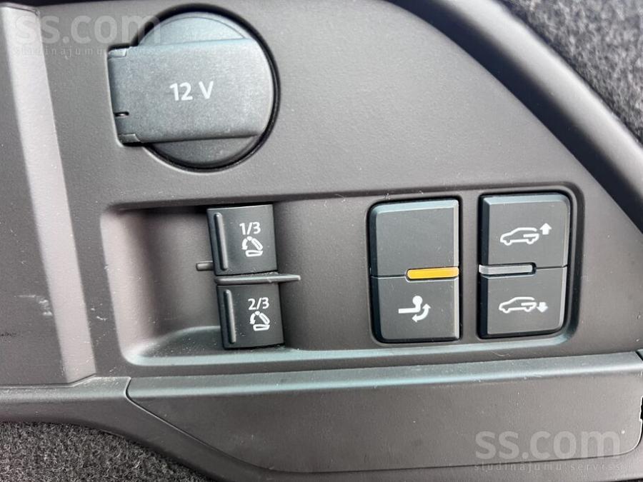 Pelēks Volkswagen Touareg 2015 Rēzekne, ar dzinēja tilpumu 3.00 L un nobraukumu 241 tūkst. km par 24000 €, foto 24 vietnē AUTOMOTO.COM.LV