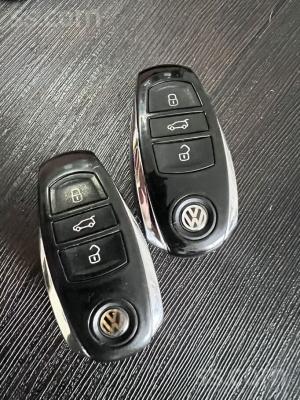 Pelēks Volkswagen Touareg 2015 Rēzekne, ar dzinēja tilpumu 3.00 L un nobraukumu 241 tūkst. km par 24000 €, foto 25 vietnē AUTOMOTO.COM.LV