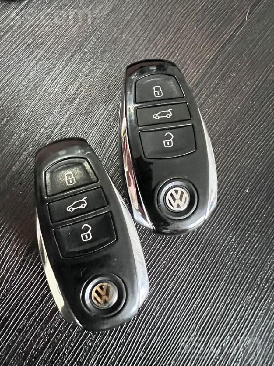 Pelēks Volkswagen Touareg 2015 Rēzekne, ar dzinēja tilpumu 3.00 L un nobraukumu 241 tūkst. km par 24000 €, foto 25 vietnē AUTOMOTO.COM.LV