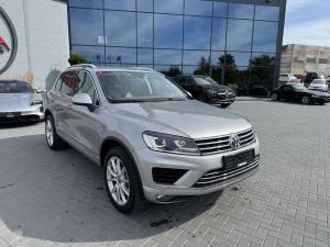 Grey Volkswagen Touareg 2015 in Telschi, with an engine capacity of 2.97 L and mileage of 202 thousand km for 14500 €, photo 10 on AUTOMOTO.COM.LV