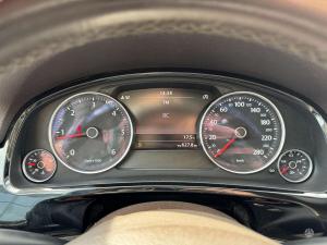 Grey Volkswagen Touareg 2015 in Telschi, with an engine capacity of 2.97 L and mileage of 202 thousand km for 14500 €, photo 34 on AUTOMOTO.COM.LV
