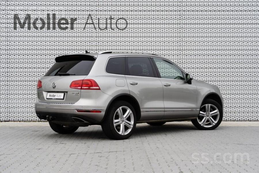 Pelēks Volkswagen Touareg 2015 Rīga, ar dzinēja tilpumu 3.00 L un nobraukumu 230 tūkst. km par 21800 €, foto 5 vietnē AUTOMOTO.COM.LV