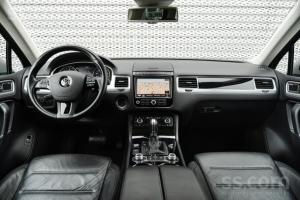 Pelēks Volkswagen Touareg 2015 Rīga, ar dzinēja tilpumu 3.00 L un nobraukumu 230 tūkst. km par 21800 €, foto 7 vietnē AUTOMOTO.COM.LV