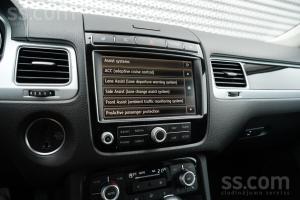 Pelēks Volkswagen Touareg 2015 Rīga, ar dzinēja tilpumu 3.00 L un nobraukumu 230 tūkst. km par 21800 €, foto 19 vietnē AUTOMOTO.COM.LV