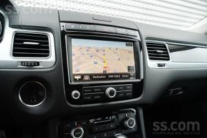 Pelēks Volkswagen Touareg 2015 Rīga, ar dzinēja tilpumu 3.00 L un nobraukumu 230 tūkst. km par 21800 €, foto 21 vietnē AUTOMOTO.COM.LV