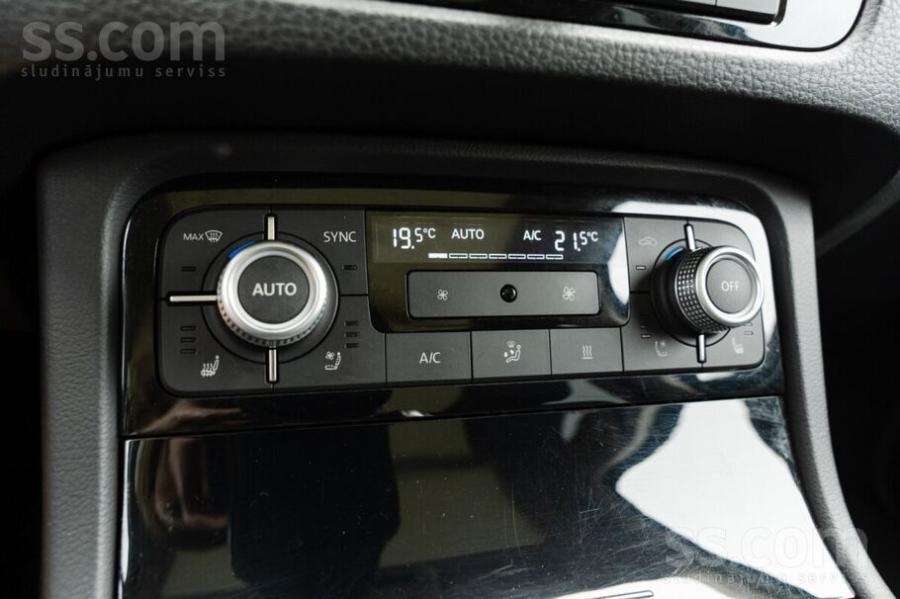 Pelēks Volkswagen Touareg 2015 Rīga, ar dzinēja tilpumu 3.00 L un nobraukumu 230 tūkst. km par 21800 €, foto 23 vietnē AUTOMOTO.COM.LV