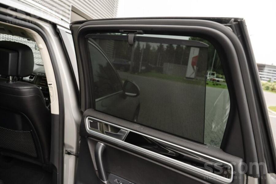 Pelēks Volkswagen Touareg 2015 Rīga, ar dzinēja tilpumu 3.00 L un nobraukumu 230 tūkst. km par 21800 €, foto 28 vietnē AUTOMOTO.COM.LV
