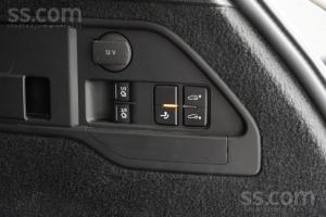 Pelēks Volkswagen Touareg 2015 Rīga, ar dzinēja tilpumu 3.00 L un nobraukumu 230 tūkst. km par 21800 €, foto 30 vietnē AUTOMOTO.COM.LV