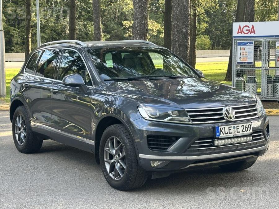 Grey Volkswagen Touareg 2015 in Riga, with an engine capacity of 3.00 L and mileage of 249 thousand km for 14390 €, photo 3 on AUTOMOTO.COM.LV