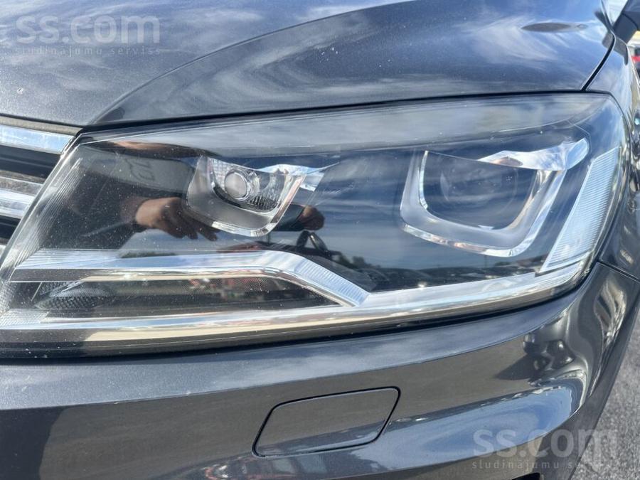 Grey Volkswagen Touareg 2015 in Riga, with an engine capacity of 3.00 L and mileage of 249 thousand km for 14390 €, photo 13 on AUTOMOTO.COM.LV