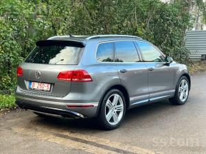 Pelēks Volkswagen Touareg 2015 Rīga, ar dzinēja tilpumu 4.20 L un nobraukumu 0 tūkst. km par 9899 €, foto 6 vietnē AUTOMOTO.COM.LV