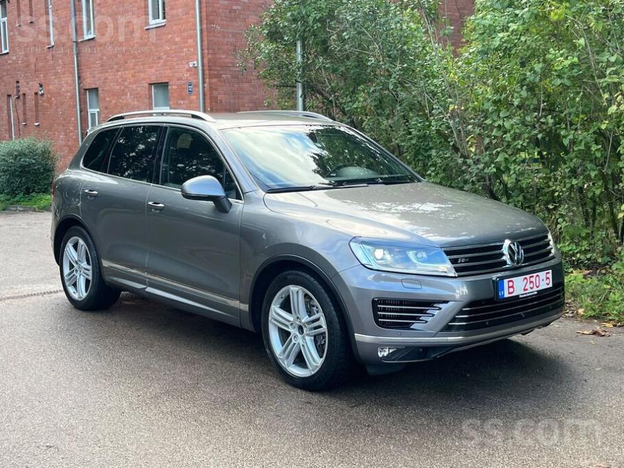 Pelēks Volkswagen Touareg 2015 Rīga, ar dzinēja tilpumu 4.20 L un nobraukumu 0 tūkst. km par 9899 €, foto 8 vietnē AUTOMOTO.COM.LV