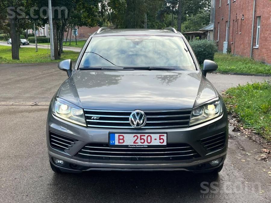 Pelēks Volkswagen Touareg 2015 Rīga, ar dzinēja tilpumu 4.20 L un nobraukumu 0 tūkst. km par 9899 €, foto 9 vietnē AUTOMOTO.COM.LV