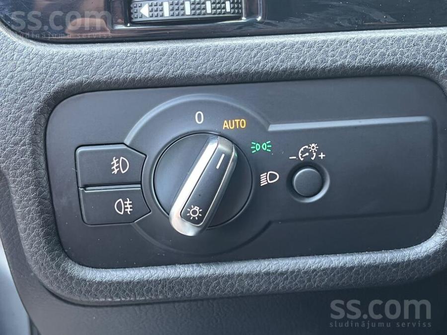Pelēks Volkswagen Touareg 2015 Rīga, ar dzinēja tilpumu 4.20 L un nobraukumu 0 tūkst. km par 9899 €, foto 18 vietnē AUTOMOTO.COM.LV