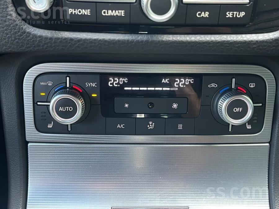 Pelēks Volkswagen Touareg 2015 Rīga, ar dzinēja tilpumu 4.20 L un nobraukumu 0 tūkst. km par 9899 €, foto 24 vietnē AUTOMOTO.COM.LV