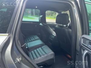 Pelēks Volkswagen Touareg 2015 Rīga, ar dzinēja tilpumu 4.20 L un nobraukumu 0 tūkst. km par 9899 €, foto 27 vietnē AUTOMOTO.COM.LV
