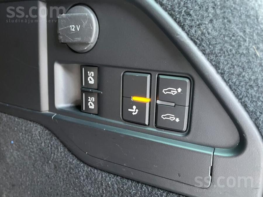 Pelēks Volkswagen Touareg 2015 Rīga, ar dzinēja tilpumu 4.20 L un nobraukumu 0 tūkst. km par 9899 €, foto 30 vietnē AUTOMOTO.COM.LV