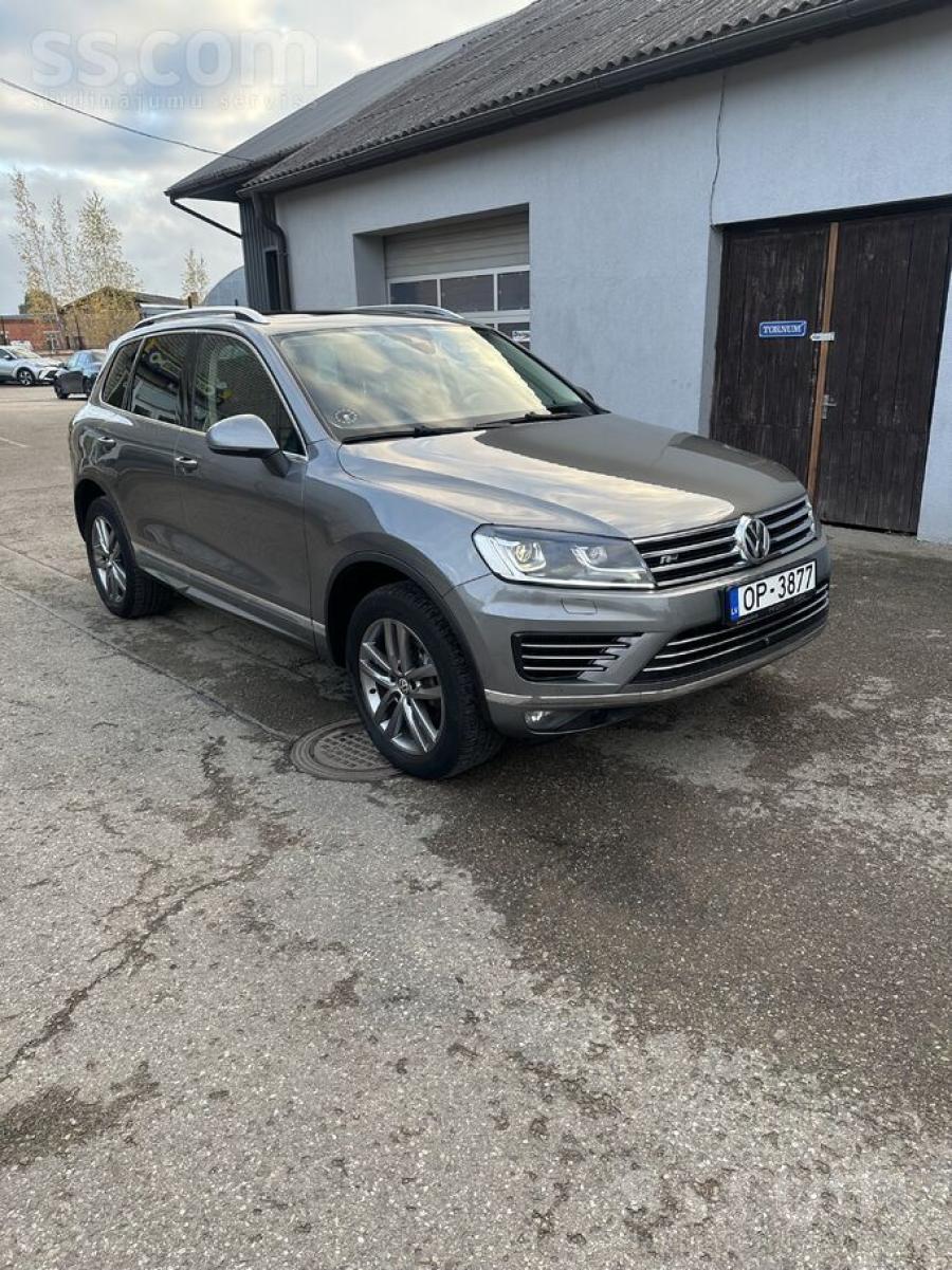 Pelēks Volkswagen Touareg 2015 Jelgava, ar dzinēja tilpumu 3.00 L un nobraukumu 271 tūkst. km par 15300 €, foto 4 vietnē AUTOMOTO.COM.LV